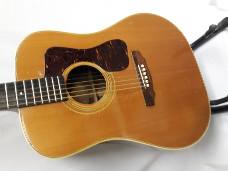1971 Guild D50-NT – BJ Guitars & Aprons